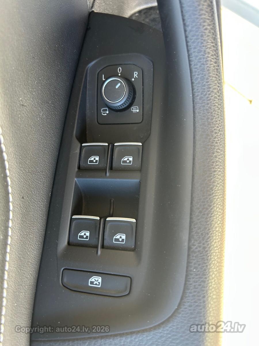 White Volkswagen Arteon 2021 in Tallinn, with an engine capacity of 2.00 L and mileage of 87 thousand km for 24990 €, photo 12 on AUTOMOTO.COM.LV