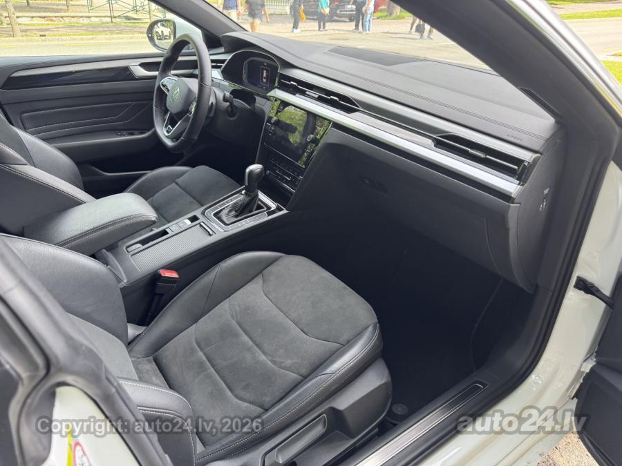 Balts Volkswagen Arteon 2021 Tallina, ar dzinēja tilpumu 2.00 L un nobraukumu 142 tūkst. km par 27000 €, foto 12 vietnē AUTOMOTO.COM.LV