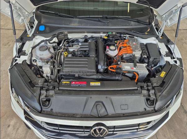 Balts Volkswagen Arteon 2021 Klaipėda, ar dzinēja tilpumu 1.40 L un nobraukumu 64 tūkst. km par 11000 €, foto 10 vietnē AUTOMOTO.COM.LV