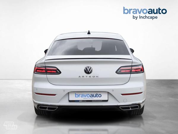White Volkswagen Arteon 2021 in Kaunas, with an engine capacity of 2.00 L and mileage of 84 thousand km for 25972 €, photo 5 on AUTOMOTO.COM.LV