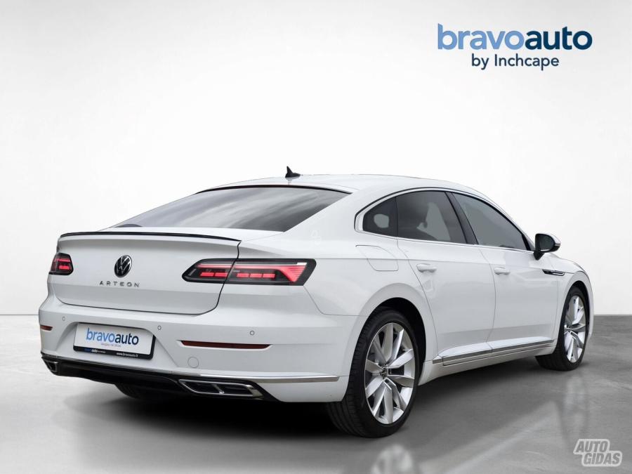 White Volkswagen Arteon 2021 in Kaunas, with an engine capacity of 2.00 L and mileage of 84 thousand km for 25972 €, photo 6 on AUTOMOTO.COM.LV