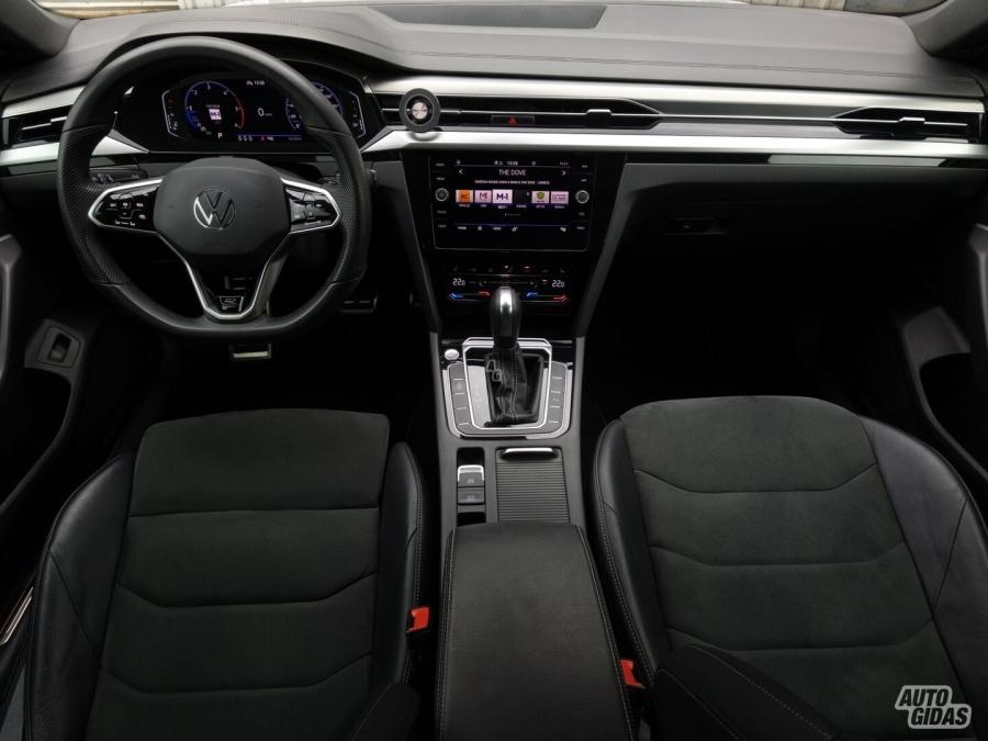 White Volkswagen Arteon 2021 in Kaunas, with an engine capacity of 2.00 L and mileage of 84 thousand km for 25972 €, photo 15 on AUTOMOTO.COM.LV