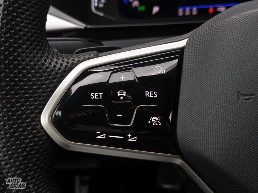 White Volkswagen Arteon 2021 in Kaunas, with an engine capacity of 2.00 L and mileage of 84 thousand km for 25972 €, photo 18 on AUTOMOTO.COM.LV