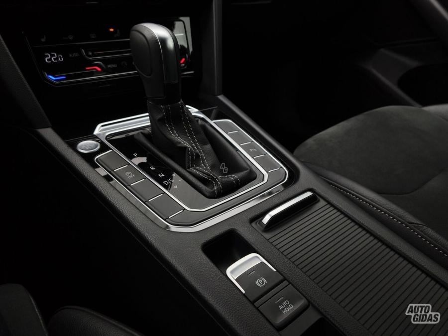 White Volkswagen Arteon 2021 in Kaunas, with an engine capacity of 2.00 L and mileage of 84 thousand km for 25972 €, photo 24 on AUTOMOTO.COM.LV