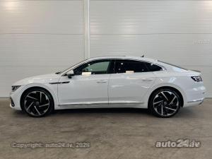 White Volkswagen Arteon 2022 in Tallinn, with an engine capacity of 2.00 L and mileage of 68 thousand km for 36000 €, photo 5 on AUTOMOTO.COM.LV
