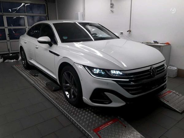 White Volkswagen Arteon 2022 in Vilnius, with an engine capacity of 1.40 L and mileage of 107 thousand km for 26222 €, photo 1 on AUTOMOTO.COM.LV