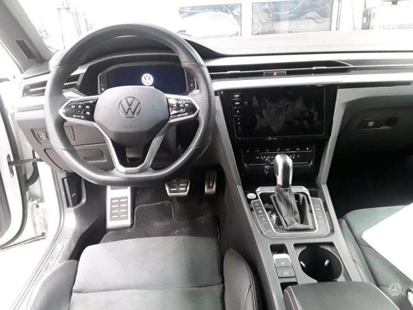 White Volkswagen Arteon 2022 in Vilnius, with an engine capacity of 1.40 L and mileage of 107 thousand km for 26222 €, photo 10 on AUTOMOTO.COM.LV