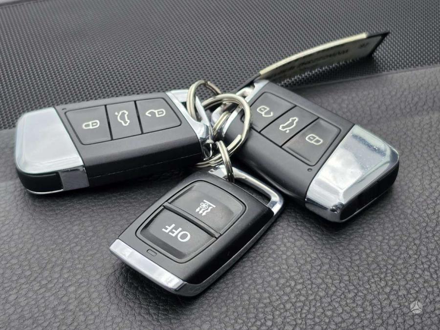 Белый Фольксваген Артеон 2018 в Ионава, объемом двигателя 2.00 л и пробегом 157 тыс. км за 16700 €, фото 36 на AUTOMOTO.COM.LV