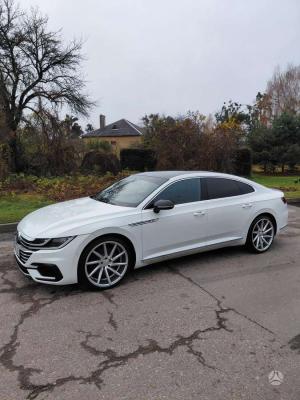White Volkswagen Arteon 2018 in Jonava, with an engine capacity of 2.00 L and mileage of 232 thousand km for 18899 €, photo 5 on AUTOMOTO.COM.LV