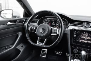 White Volkswagen Arteon 2019 in Riga, with an engine capacity of 2.00 L and mileage of 123 thousand km for 29990 €, photo 29 on AUTOMOTO.COM.LV