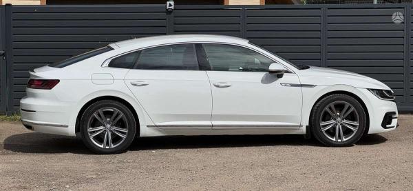 White Volkswagen Arteon 2019 in Jonava, with an engine capacity of 1.97 L and mileage of 226 thousand km for 17500 €, photo 7 on AUTOMOTO.COM.LV