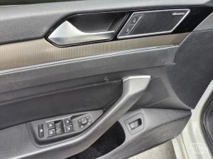 White Volkswagen Arteon 2019 in Aukstieji Rusokai, with an engine capacity of 2.00 L and mileage of 147 thousand km for 15900 €, photo 12 on AUTOMOTO.COM.LV