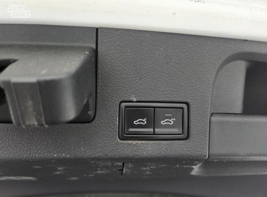 White Volkswagen Arteon 2019 in Aukstieji Rusokai, with an engine capacity of 2.00 L and mileage of 147 thousand km for 15900 €, photo 20 on AUTOMOTO.COM.LV