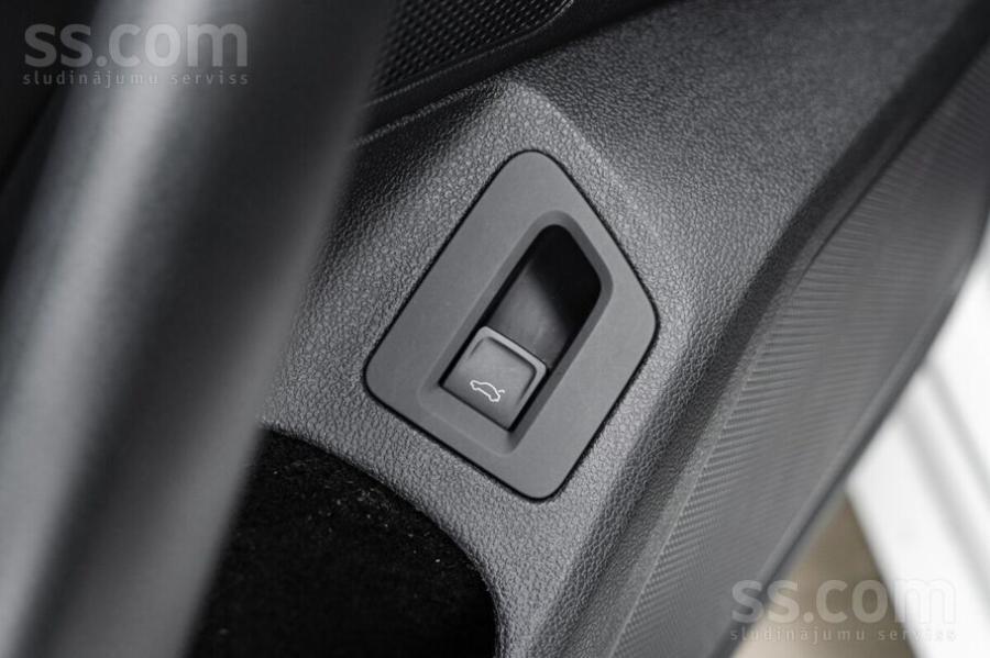 Balts Volkswagen Arteon 2020 Rīga, ar dzinēja tilpumu 2.00 L un nobraukumu 84 tūkst. km par 22850 €, foto 10 vietnē AUTOMOTO.COM.LV