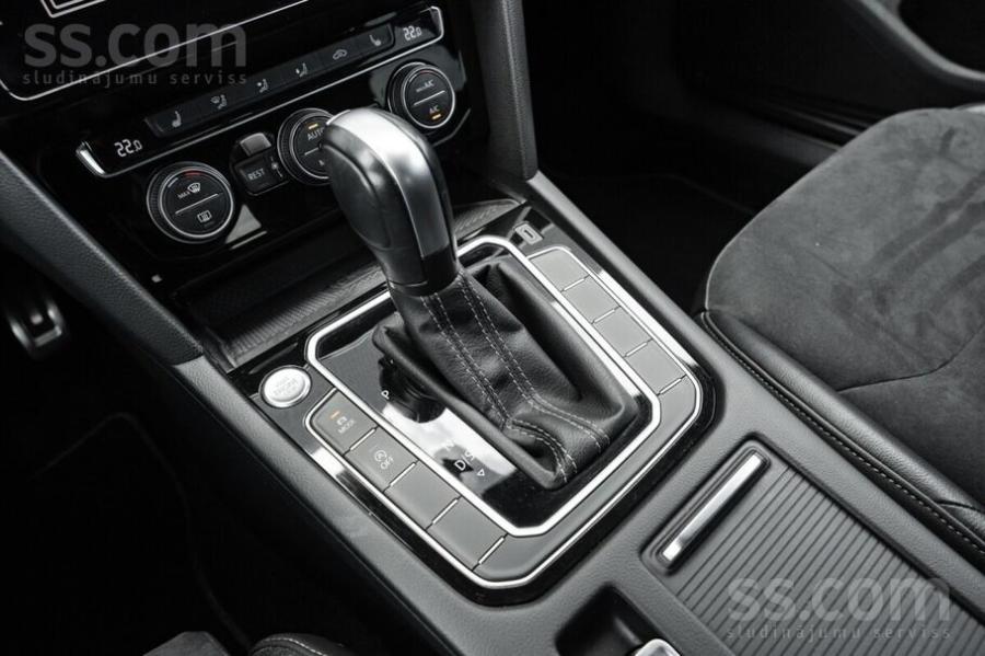 Balts Volkswagen Arteon 2020 Rīga, ar dzinēja tilpumu 2.00 L un nobraukumu 84 tūkst. km par 22850 €, foto 24 vietnē AUTOMOTO.COM.LV