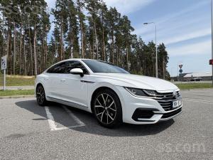 White Volkswagen Arteon 2020 in Riga, with an engine capacity of 2.00 L and mileage of 131 thousand km for 22999 €, photo 5 on AUTOMOTO.COM.LV