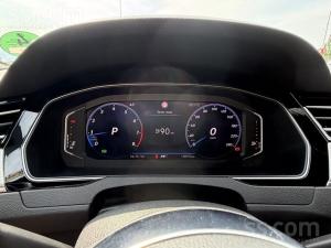 White Volkswagen Arteon 2020 in Riga, with an engine capacity of 2.00 L and mileage of 131 thousand km for 22999 €, photo 7 on AUTOMOTO.COM.LV