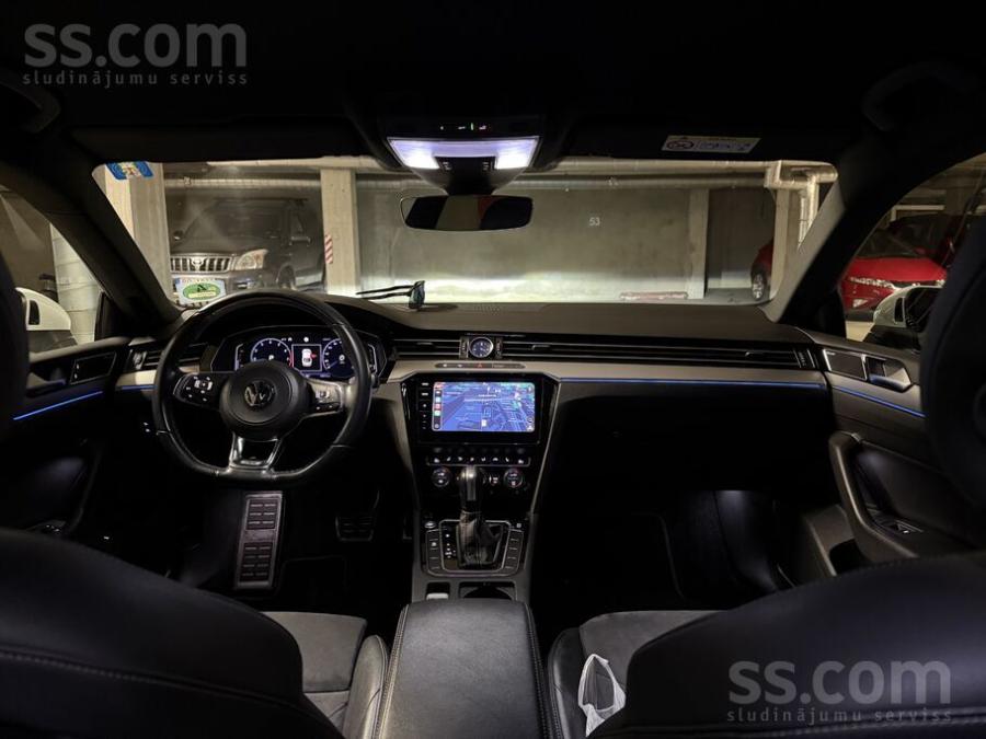 White Volkswagen Arteon 2020 in Riga, with an engine capacity of 2.00 L and mileage of 131 thousand km for 22999 €, photo 12 on AUTOMOTO.COM.LV
