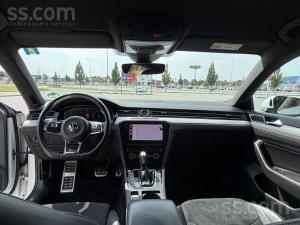 White Volkswagen Arteon 2020 in Riga, with an engine capacity of 2.00 L and mileage of 131 thousand km for 22999 €, photo 14 on AUTOMOTO.COM.LV