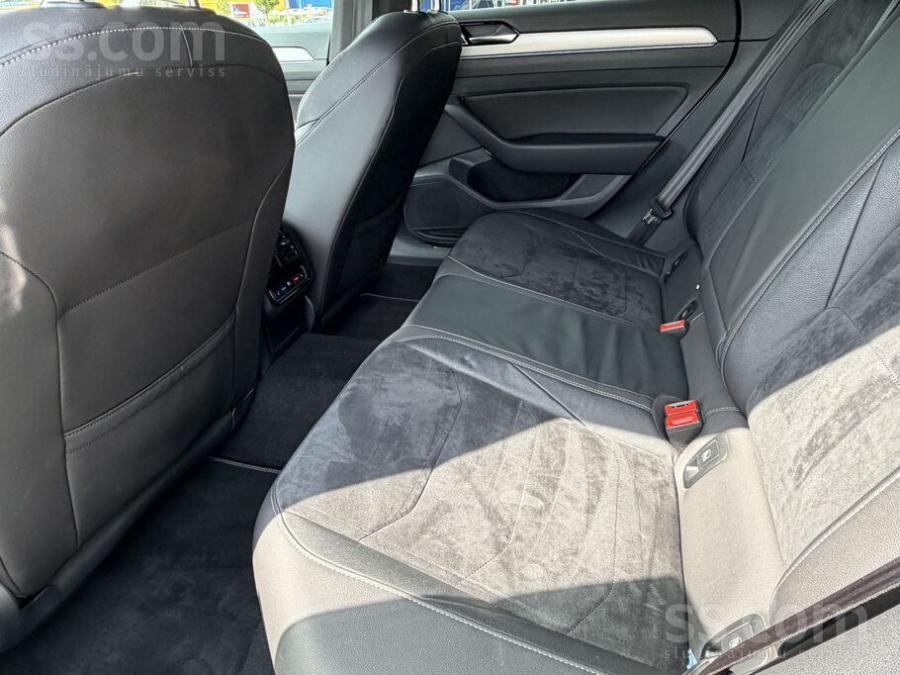 White Volkswagen Arteon 2020 in Riga, with an engine capacity of 2.00 L and mileage of 131 thousand km for 22999 €, photo 15 on AUTOMOTO.COM.LV