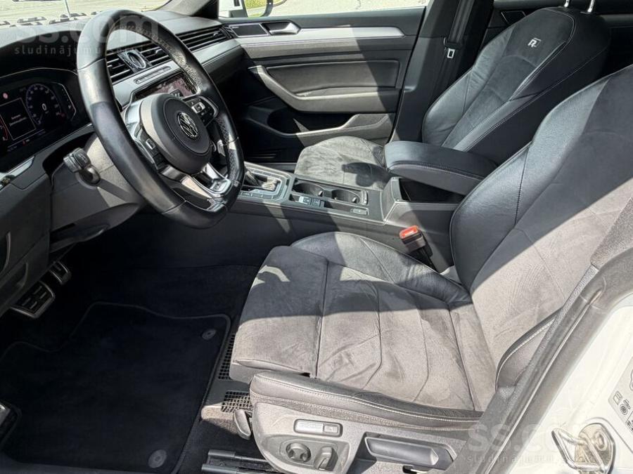 White Volkswagen Arteon 2020 in Riga, with an engine capacity of 2.00 L and mileage of 131 thousand km for 22999 €, photo 16 on AUTOMOTO.COM.LV