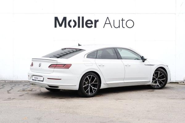 Balts Volkswagen Arteon 2020 Rīga, ar dzinēja tilpumu 2.00 L un nobraukumu 132 tūkst. km par 20650 €, foto 5 vietnē AUTOMOTO.COM.LV