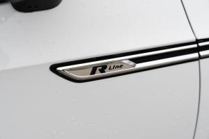 White Volkswagen Arteon 2020 in Riga, with an engine capacity of 2.00 L and mileage of 132 thousand km for 20650 €, photo 7 on AUTOMOTO.COM.LV