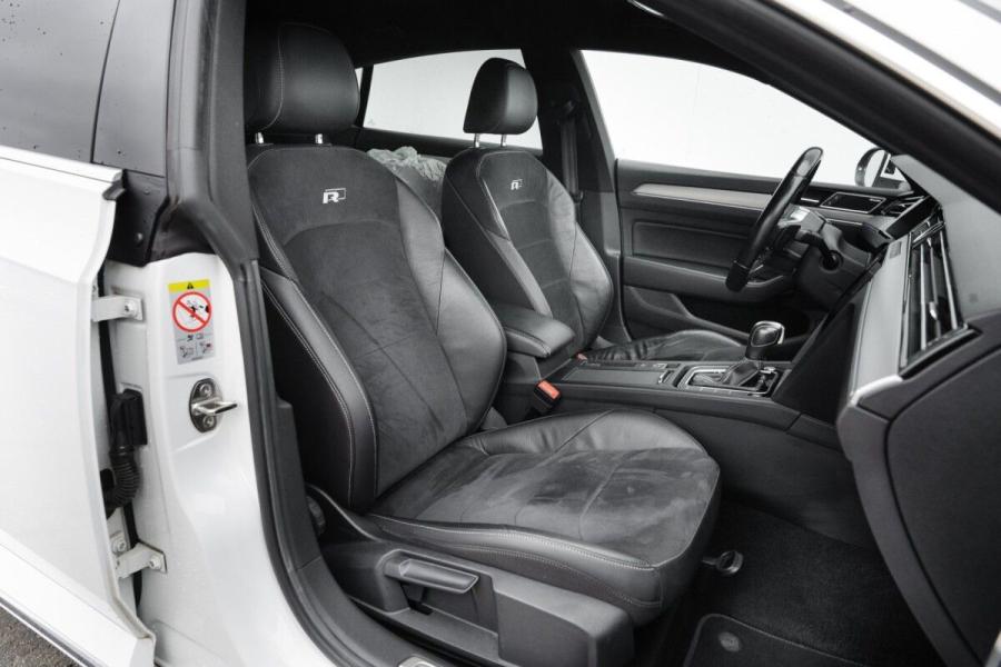 White Volkswagen Arteon 2020 in Riga, with an engine capacity of 2.00 L and mileage of 132 thousand km for 20650 €, photo 8 on AUTOMOTO.COM.LV