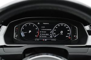 White Volkswagen Arteon 2020 in Riga, with an engine capacity of 2.00 L and mileage of 132 thousand km for 20650 €, photo 17 on AUTOMOTO.COM.LV