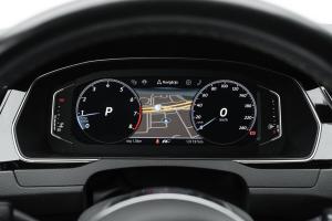 White Volkswagen Arteon 2020 in Riga, with an engine capacity of 2.00 L and mileage of 132 thousand km for 20650 €, photo 18 on AUTOMOTO.COM.LV