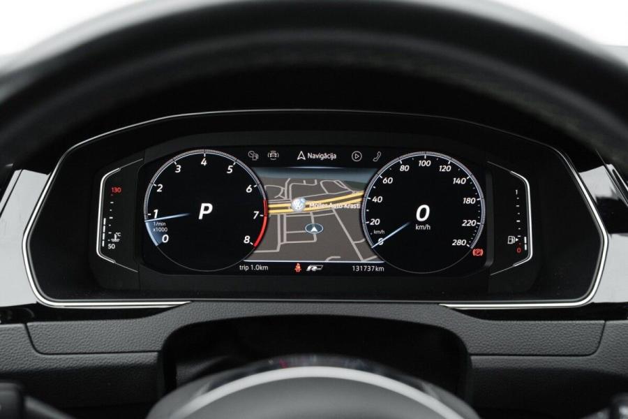 White Volkswagen Arteon 2020 in Riga, with an engine capacity of 2.00 L and mileage of 132 thousand km for 20650 €, photo 18 on AUTOMOTO.COM.LV