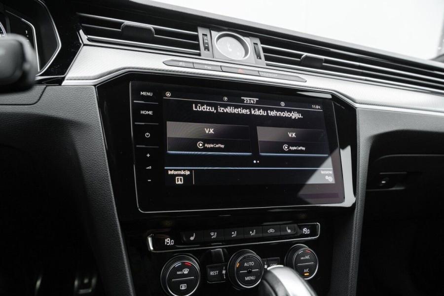 White Volkswagen Arteon 2020 in Riga, with an engine capacity of 2.00 L and mileage of 132 thousand km for 20650 €, photo 25 on AUTOMOTO.COM.LV