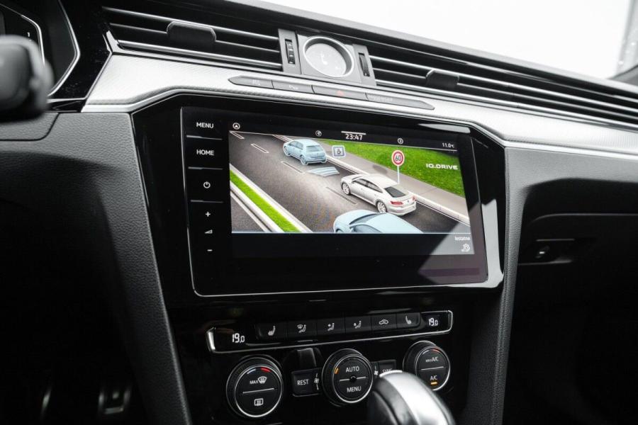 White Volkswagen Arteon 2020 in Riga, with an engine capacity of 2.00 L and mileage of 132 thousand km for 20650 €, photo 27 on AUTOMOTO.COM.LV