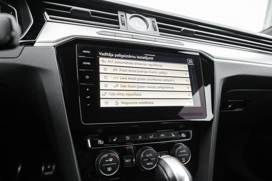White Volkswagen Arteon 2020 in Riga, with an engine capacity of 2.00 L and mileage of 132 thousand km for 20650 €, photo 28 on AUTOMOTO.COM.LV