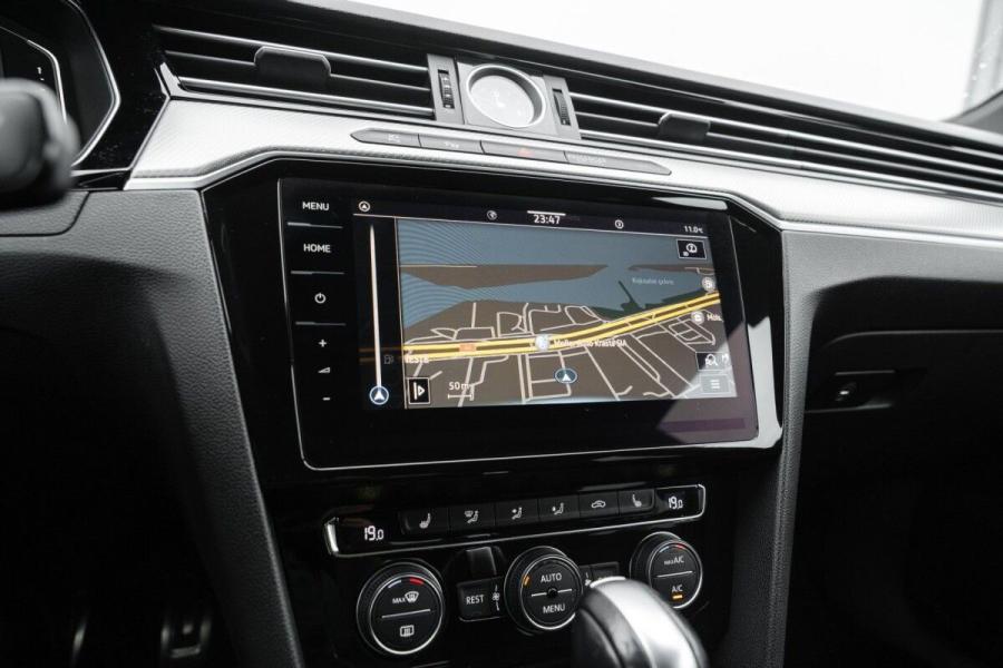 White Volkswagen Arteon 2020 in Riga, with an engine capacity of 2.00 L and mileage of 132 thousand km for 20650 €, photo 29 on AUTOMOTO.COM.LV