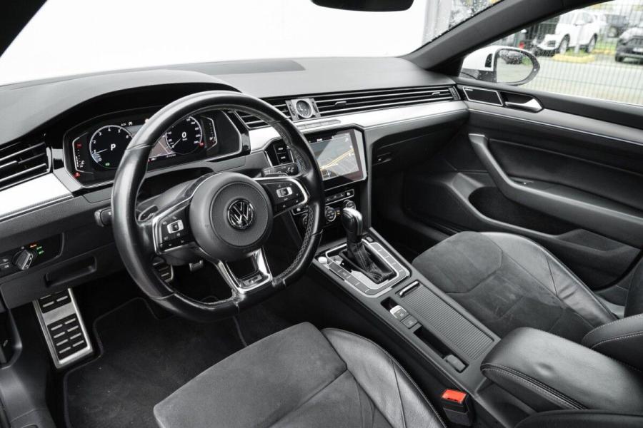 White Volkswagen Arteon 2020 in Riga, with an engine capacity of 2.00 L and mileage of 132 thousand km for 20650 €, photo 30 on AUTOMOTO.COM.LV