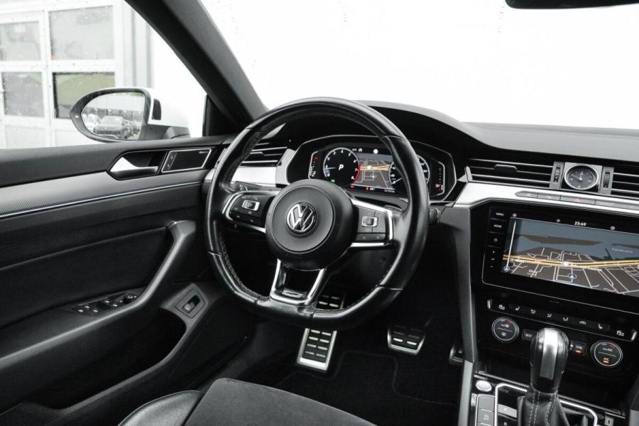 White Volkswagen Arteon 2020 in Riga, with an engine capacity of 2.00 L and mileage of 132 thousand km for 20650 €, photo 33 on AUTOMOTO.COM.LV