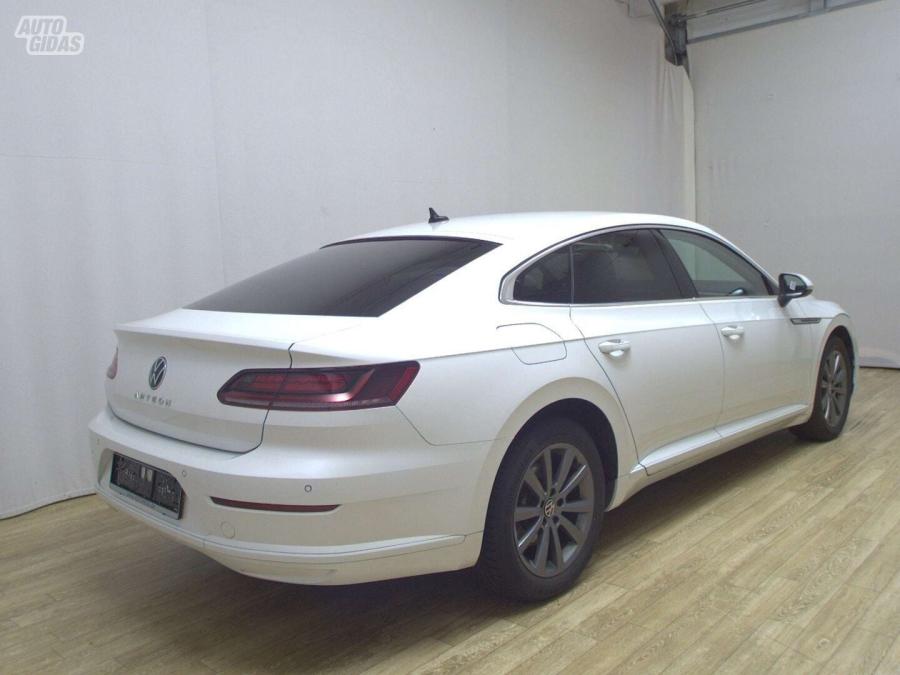 White Volkswagen Arteon 2022 in Kaunas, with an engine capacity of 2.00 L and mileage of 82 thousand km for 27753 €, photo 4 on AUTOMOTO.COM.LV