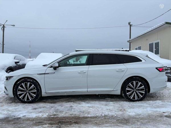 White Volkswagen Arteon 2021 in Vilnius, with an engine capacity of 1.40 L and mileage of 100 thousand km for 22990 €, photo 2 on AUTOMOTO.COM.LV