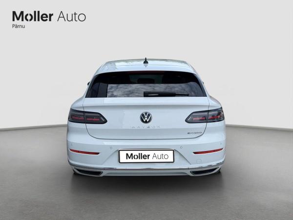Balts Volkswagen Arteon 2021 Pērnava, ar dzinēja tilpumu 1.40 L un nobraukumu 105 tūkst. km par 24450 €, foto 4 vietnē AUTOMOTO.COM.LV