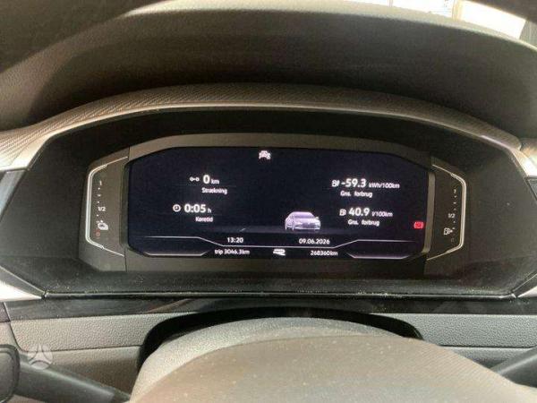 White Volkswagen Arteon 2021 in Vilnius, with an engine capacity of 1.40 L and mileage of 268 thousand km for 16990 €, photo 8 on AUTOMOTO.COM.LV