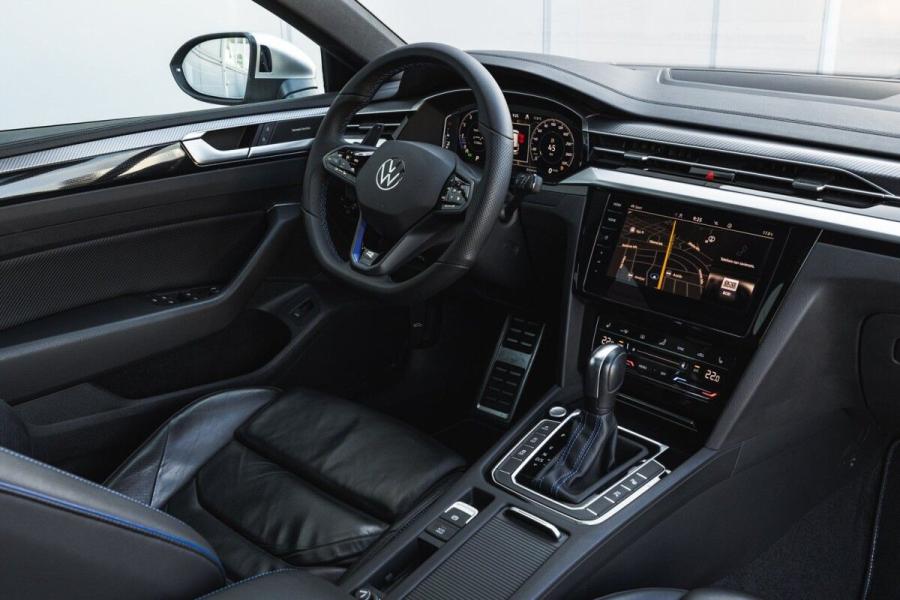Balts Volkswagen Arteon 2021 Ventspils, ar dzinēja tilpumu 2.00 L un nobraukumu 83 tūkst. km par 34550 €, foto 16 vietnē AUTOMOTO.COM.LV