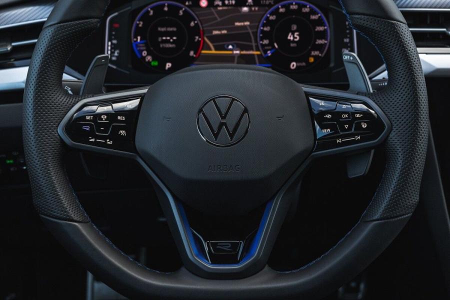Balts Volkswagen Arteon 2021 Ventspils, ar dzinēja tilpumu 2.00 L un nobraukumu 83 tūkst. km par 34550 €, foto 18 vietnē AUTOMOTO.COM.LV