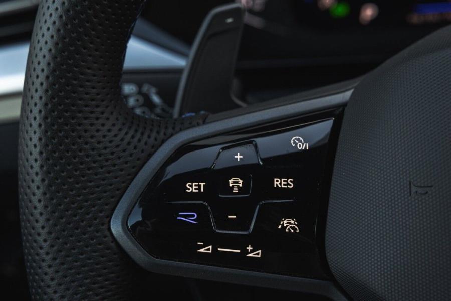 Balts Volkswagen Arteon 2021 Ventspils, ar dzinēja tilpumu 2.00 L un nobraukumu 83 tūkst. km par 34550 €, foto 19 vietnē AUTOMOTO.COM.LV