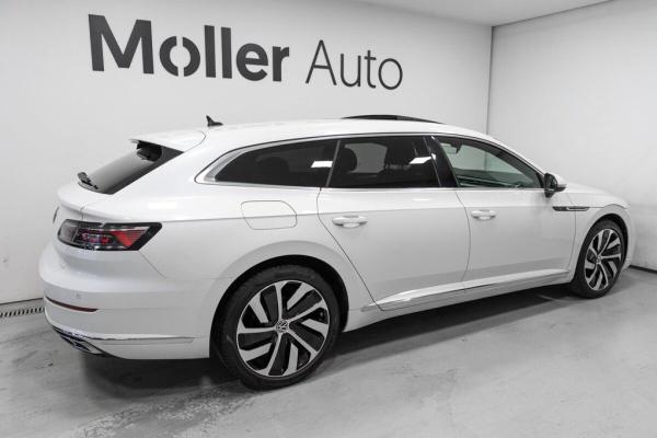 White Volkswagen Arteon 2022 in Vilnius, with an engine capacity of 1.40 L and mileage of 114 thousand km for 23900 €, photo 7 on AUTOMOTO.COM.LV