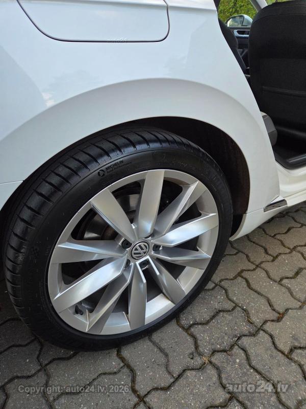 Balts Volkswagen Arteon 2022 Tallina, ar dzinēja tilpumu 2.00 L un nobraukumu 63 tūkst. km par 29900 €, foto 4 vietnē AUTOMOTO.COM.LV