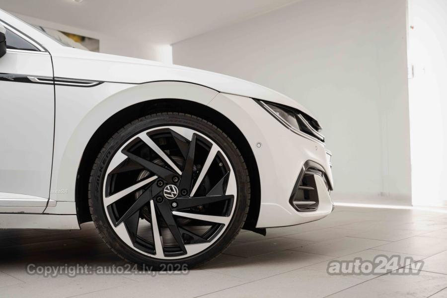 White Volkswagen Arteon 2023 in Tallinn, with an engine capacity of 2.00 L and mileage of 139 thousand km for 29900 €, photo 16 on AUTOMOTO.COM.LV