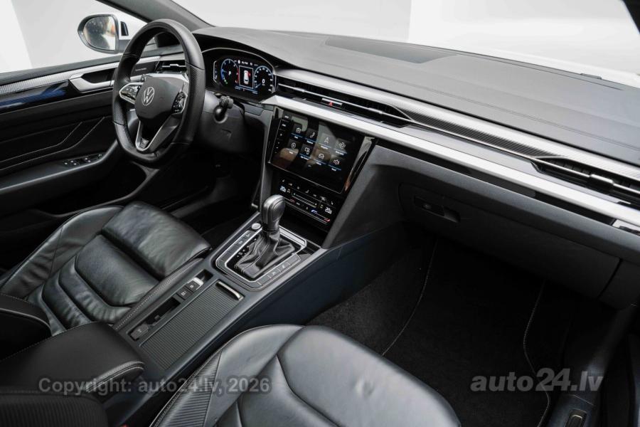 White Volkswagen Arteon 2023 in Tallinn, with an engine capacity of 2.00 L and mileage of 139 thousand km for 29900 €, photo 17 on AUTOMOTO.COM.LV