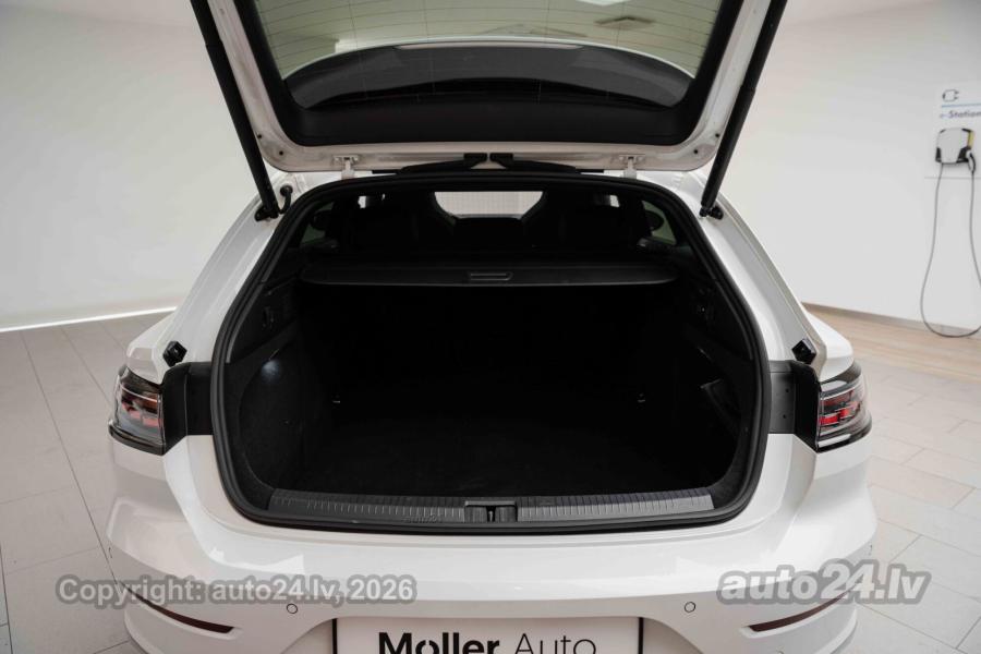White Volkswagen Arteon 2023 in Tallinn, with an engine capacity of 2.00 L and mileage of 139 thousand km for 29900 €, photo 18 on AUTOMOTO.COM.LV