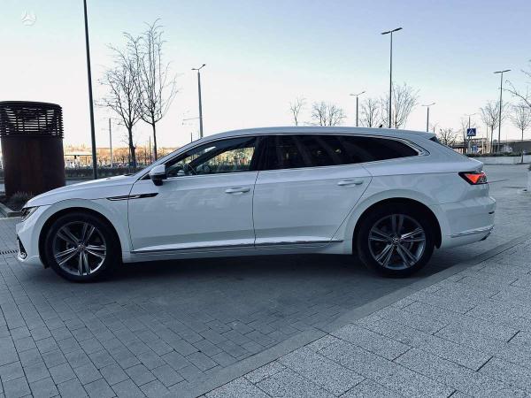 White Volkswagen Arteon 2024 in Vilnius, with an engine capacity of 1.97 L and mileage of 26 thousand km for 34900 €, photo 5 on AUTOMOTO.COM.LV